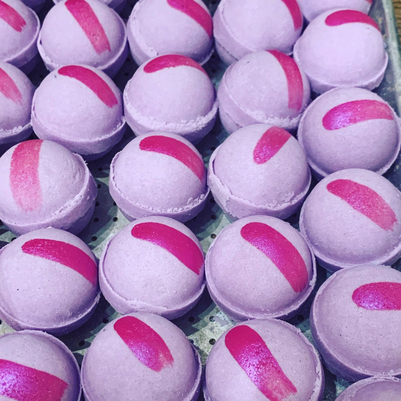 Black Raspberry Vanilla Bath Bomb 2.5oz – Lounies Soap Co.